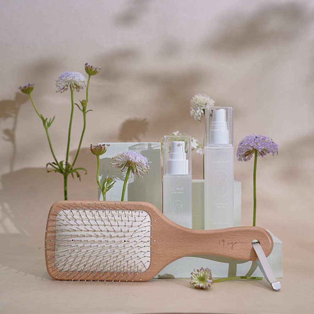 【送禮精選推薦】【19again】 獻愛母親-極致養髮修護CP組（護髮精華 40ml－2款可選 +髮香水 100ml－4款可選 +雙氣孔氣墊梳－2款可選） | LINE 禮物