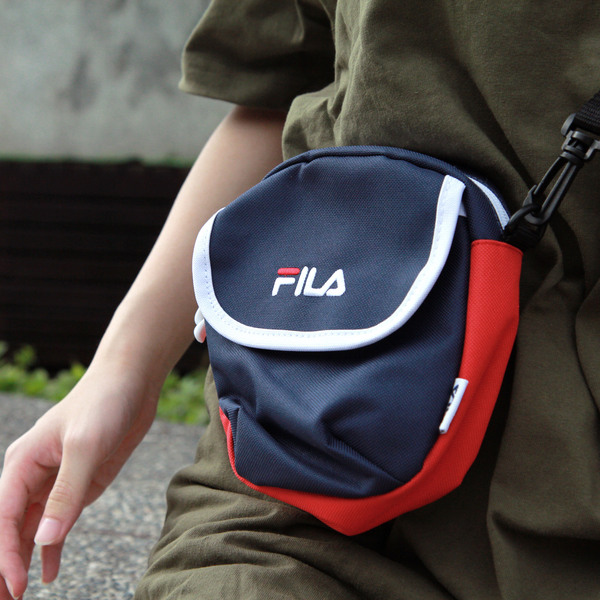 【FILA】 日本限定 吐司包 小包 [河馬山丘 潮牌選物店] | LINE 禮物