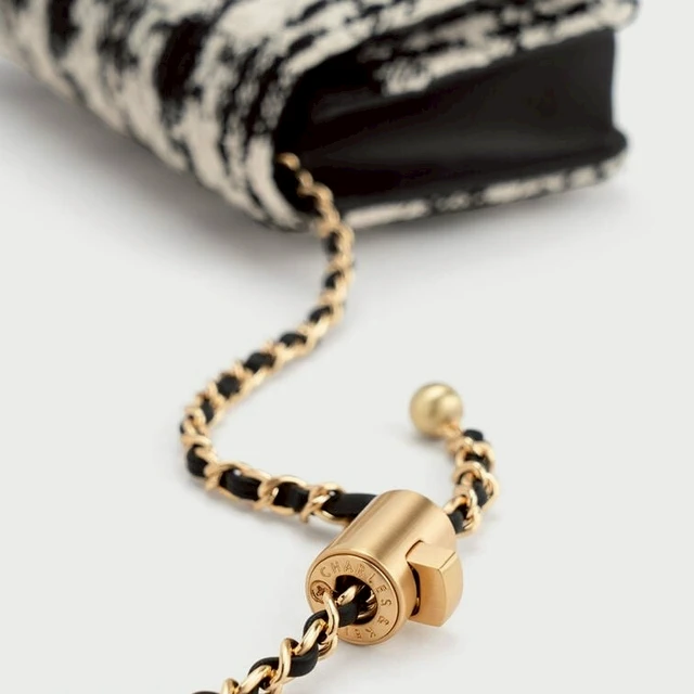 【CHARLES & KEITH】Cressida 毛呢鍊條手拿包｜秋冬新品｜閃耀派對季｜生日禮物｜快速出貨｜小CK | LINE 禮物