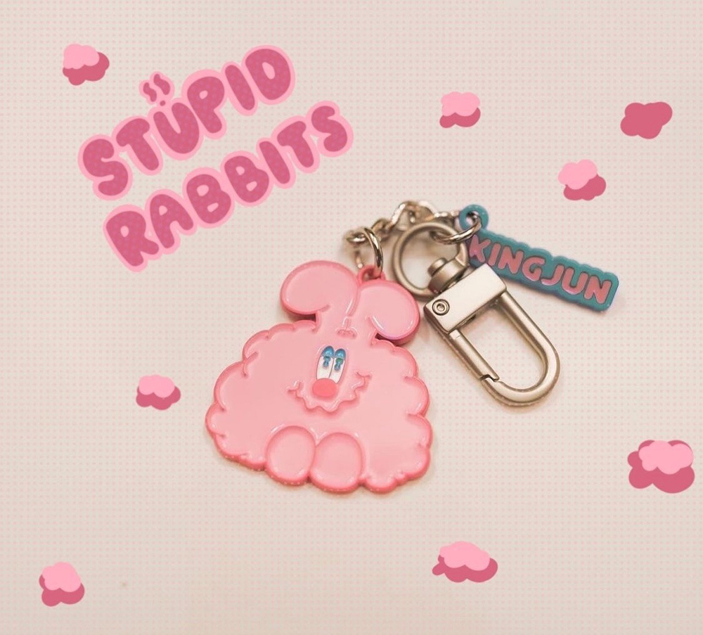 【KINGJUN】金屬吊飾(蠢兔) | LINE 禮物